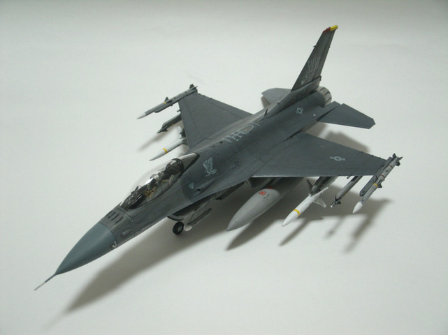 TINAMI - [モデル]タミヤアクリル筆塗りでF-16CJフル装備仕様