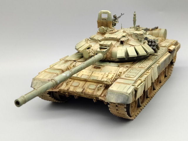 TINAMI - [モデル]1/35 T-72B 1990年型