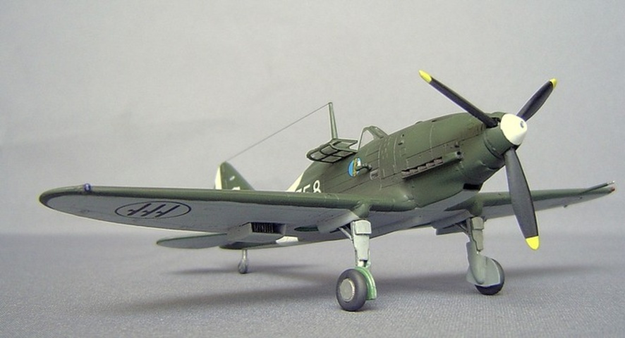 TINAMI - [モデル]Reggiane Re.2000 / 2001