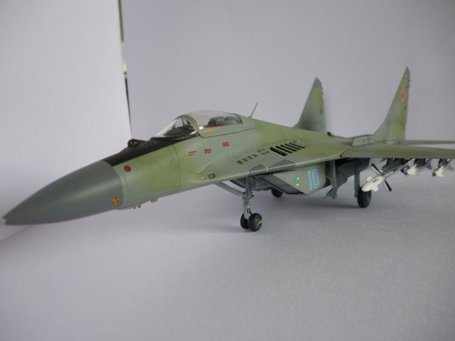 TINAMI - [モデル]1/72 Mig-29(9.12) Fulcrum-A