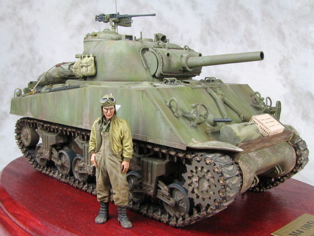 TINAMI - [モデル]M4シャーマン 105mm榴弾砲装備型