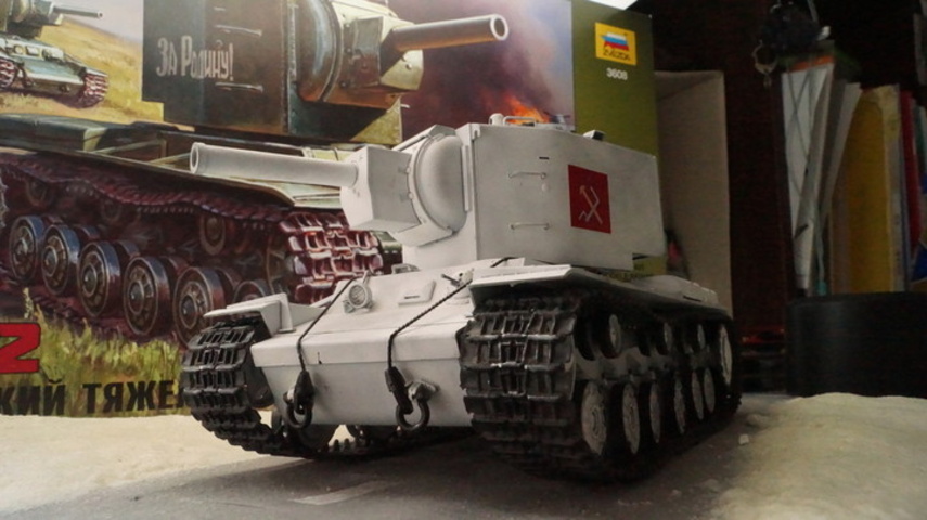 TINAMI - [モデル]ズベズダ1/35 KV-2 プラウダ高校仕様