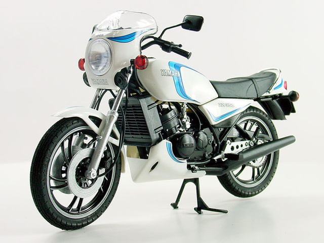 TINAMI - [モデル]1/12 ヤマハRZ350 タミヤ