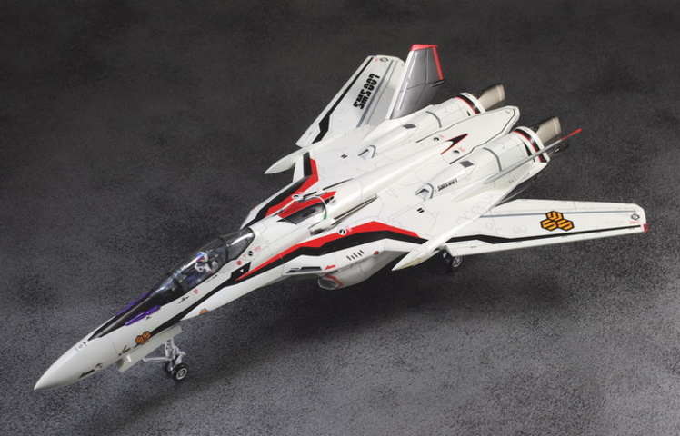 TINAMI - [モデル]ハセガワ 1/72 VF-25F メサイアバルキリー 早乙女アルト機